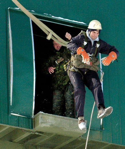 Edmonton Oil Kings spend the day with soldiers at CFB Edmonton ...