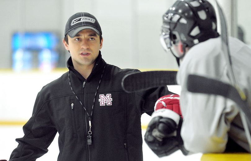 Davis to coach Maroons, say Predators | Chatham Daily News