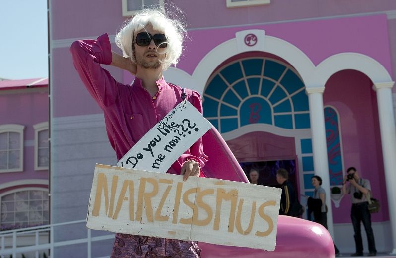 Topless protest disrupts opening of Barbie house in Berlin | Toronto Sun