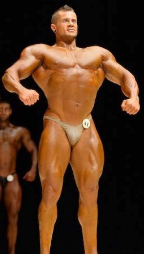 Derynck trades junior hockey for bodybuilding | Chatham Daily News