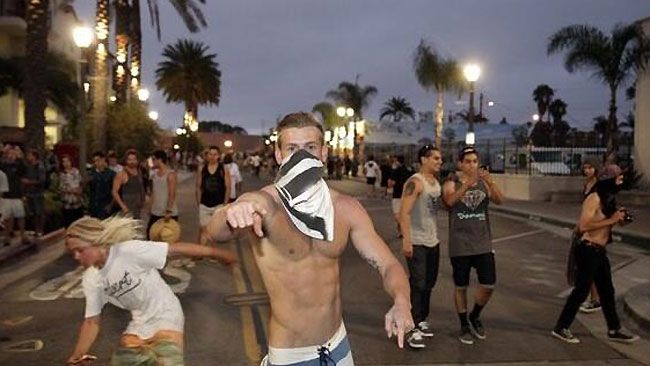 'White riot' jokes take off after Huntington Beach riot | Toronto Sun