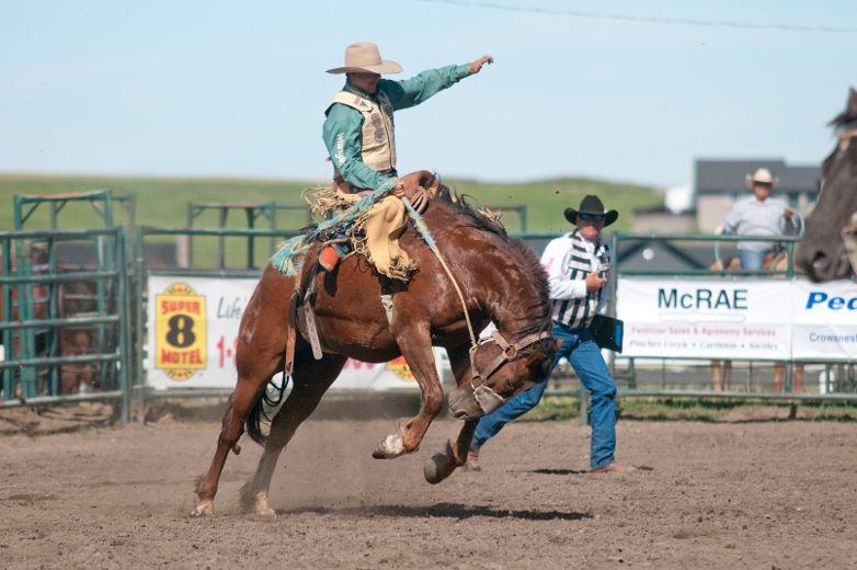 Dustin Flundra finally wins saddle bronc championship at Calgary ...