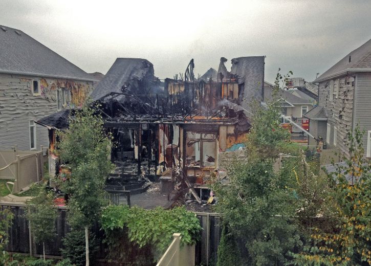 Busy morning for Ottawa fire crews, battle 2 blazes | Ottawa Sun