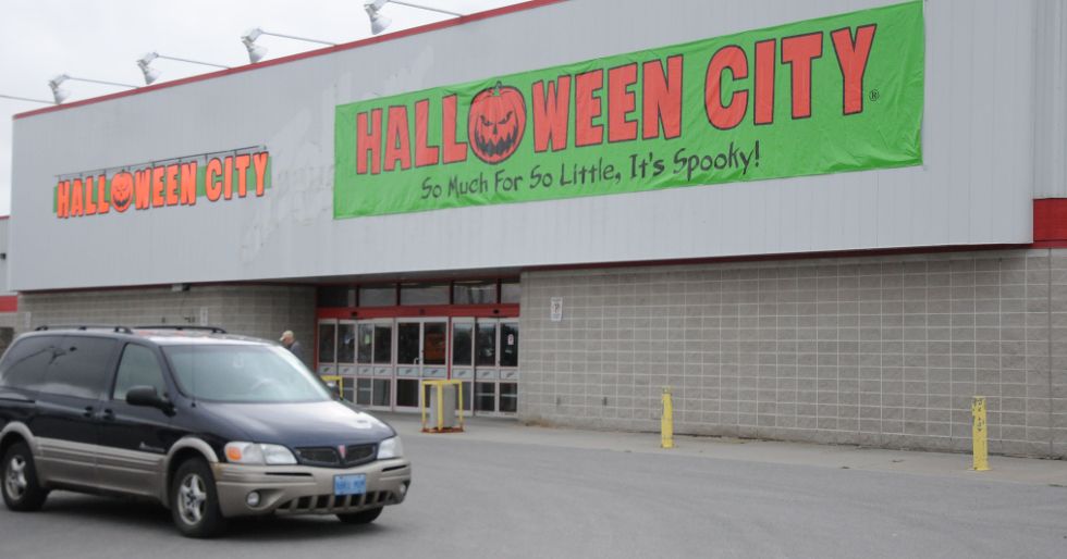 Old Zellers turns spooktacular | Belleville Intelligencer