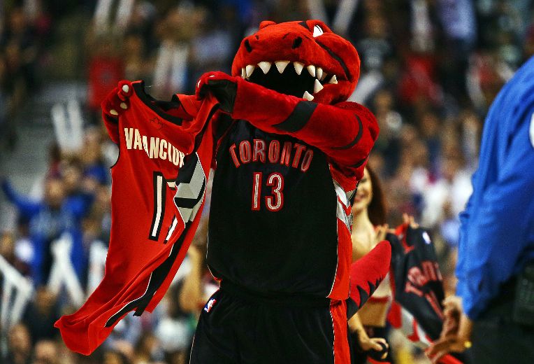 Toronto Raptors unveil Stripes to replace injured mascot | Toronto Sun