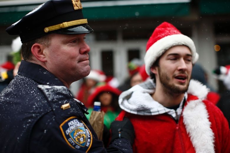 Six bad Santas brawl at SantaCon | Toronto Sun