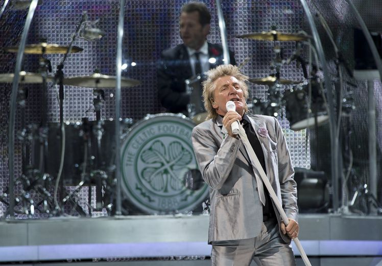 Rod Stewart brings Vegas to Toronto | Toronto Sun