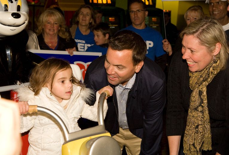 PC Leader Tim Hudak, wife expecting second child | Toronto Sun