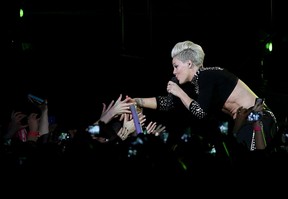 Pink empowers sold-out Edmonton audience | Edmonton Sun