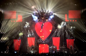 Pink empowers sold-out Edmonton audience | Edmonton Sun