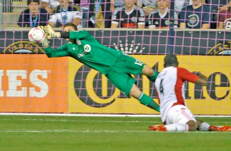 Kurtis Larson goes one-on-one with TFC 'keeper Joe Bendik | Toronto Sun