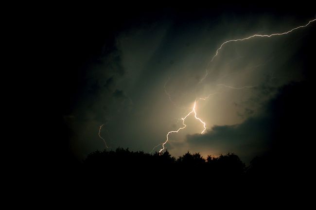 Rare ‘thundersnow’ strikes southwestern Ontario | Toronto Sun