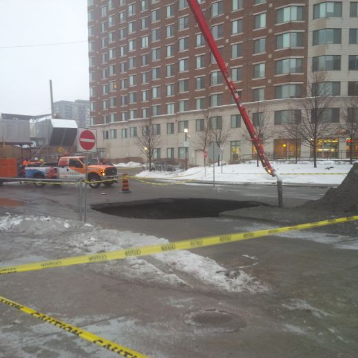 Massive sinkhole halts Ottawa LRT tunnelling | Ottawa Sun