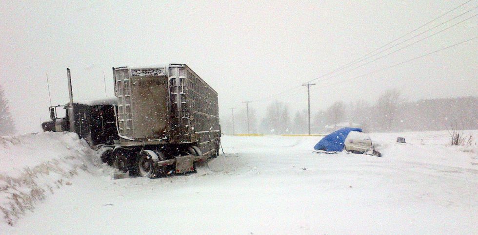 Return of winter weather wreak havoc on Hwy. 401 near Woodstock | The ...