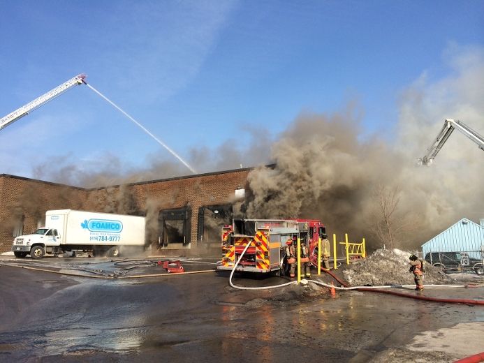 Mattress factory fire sends plume of smoke across city | Toronto Sun