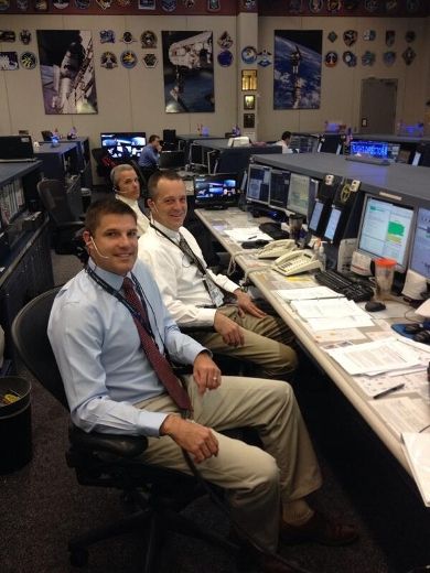 Londoner Jeremy Hansen choreographs urgent NASA spacewalk | London Free ...