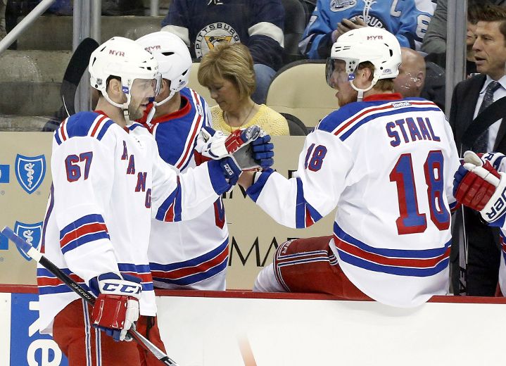 Rangers win Game 1 after crazy OT scramble against Penguins | Toronto Sun