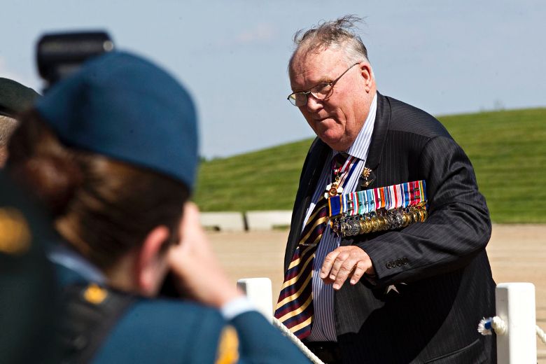 Ceremony connects Canadian troops to proud military past | Edmonton Sun