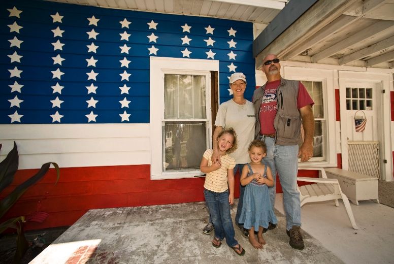 Florida man paints American flag on house to protest city citation ...