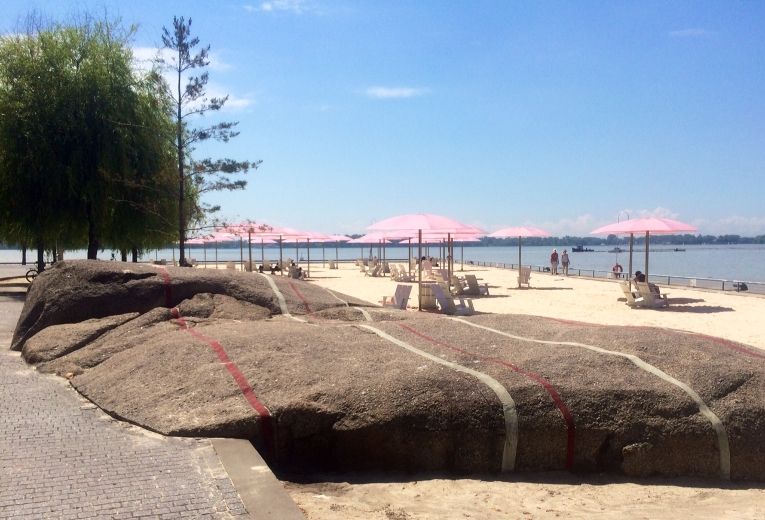Outrage over pricey rocks at Sugar Beach | Toronto Sun