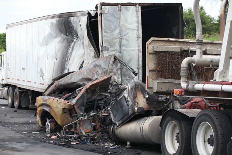 2 dead in fiery Hwy. 401 crash at Napanee | Ottawa Sun