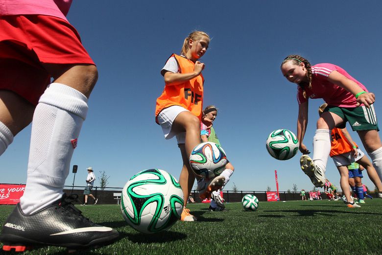 Local soccer players kick-start FIFA festival | Edmonton Sun