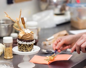 Toronto bakery makes $900 cupcake | Toronto Sun