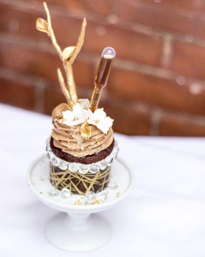 Toronto bakery makes $900 cupcake | Toronto Sun