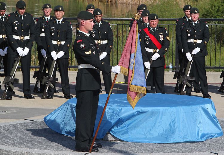 PPCLI memorial unveiled | Edmonton Sun