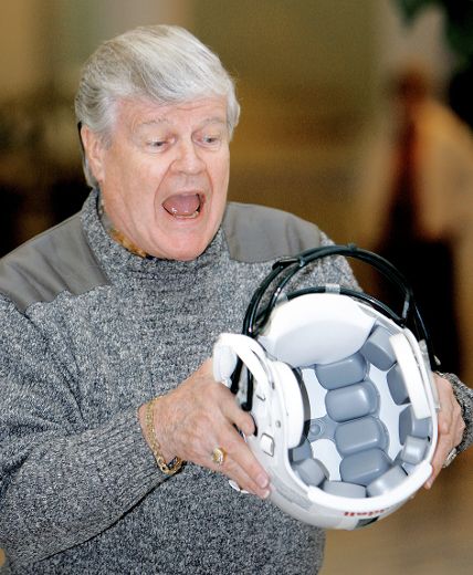 Edmonton's Bryan Hall celebrates 80th birthday | Edmonton Sun