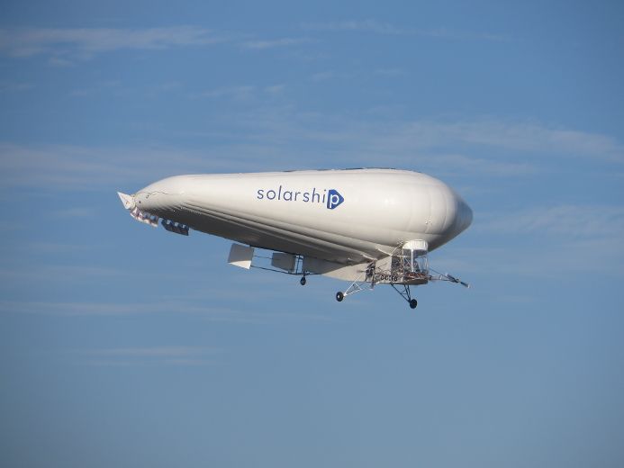 2 seriously injured in blimp crash | Toronto Sun