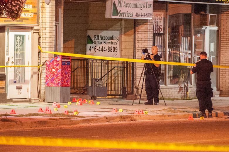 Murder charge in deadly brawl outside Danforth bar | Toronto Sun