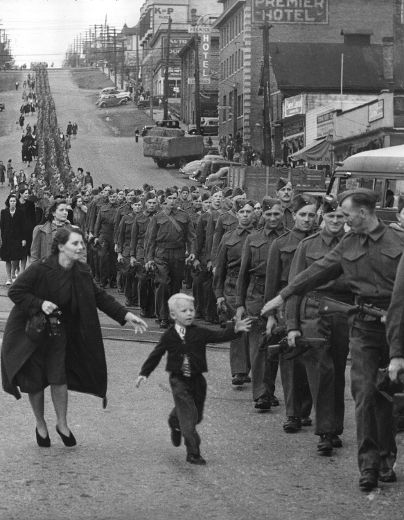 Iconic Canadian Second World War image to be memorialized | Toronto Sun