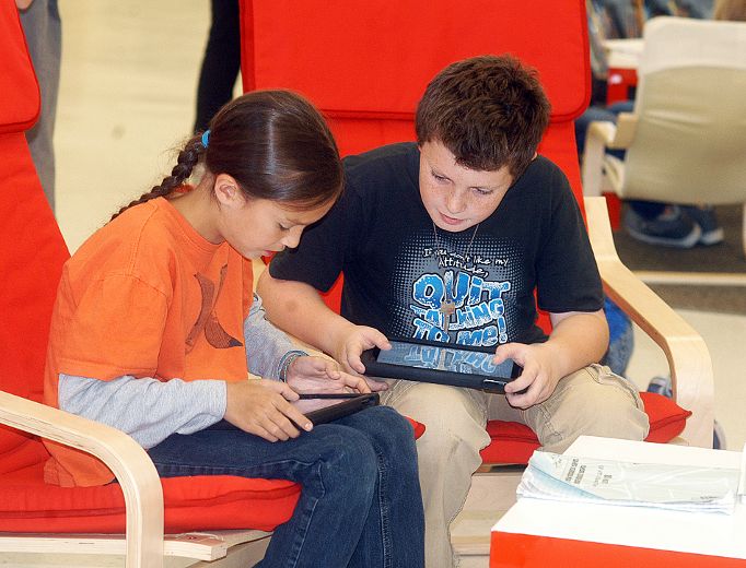 Transforming the library into a learning commons | Wallaceburg Courier ...