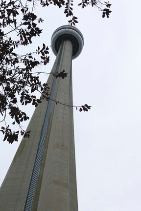 CN Tower Climb has goal of lifting United Way | Toronto Sun
