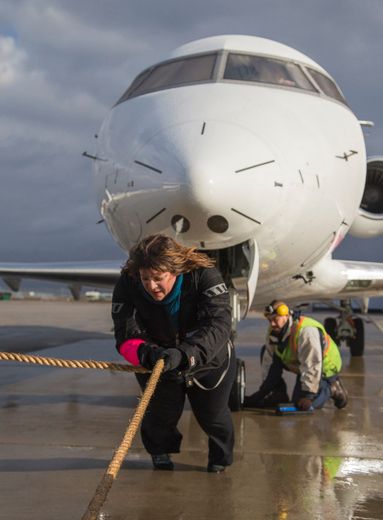 Jet pull attempt puts spotlight on violence against women | Toronto Sun