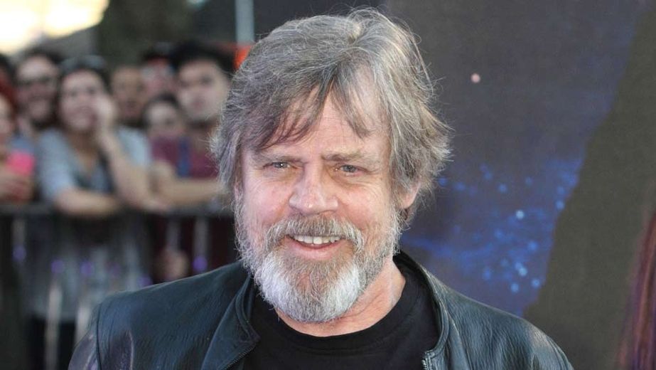 Mark Hamill "contractually obligated" to grow beard for Star Wars ...