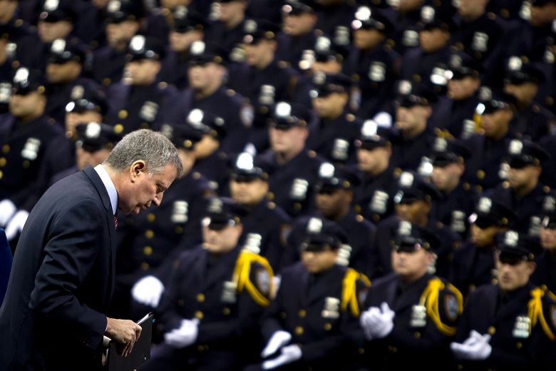 NY mayor heckled at police graduation ceremony | Toronto Sun