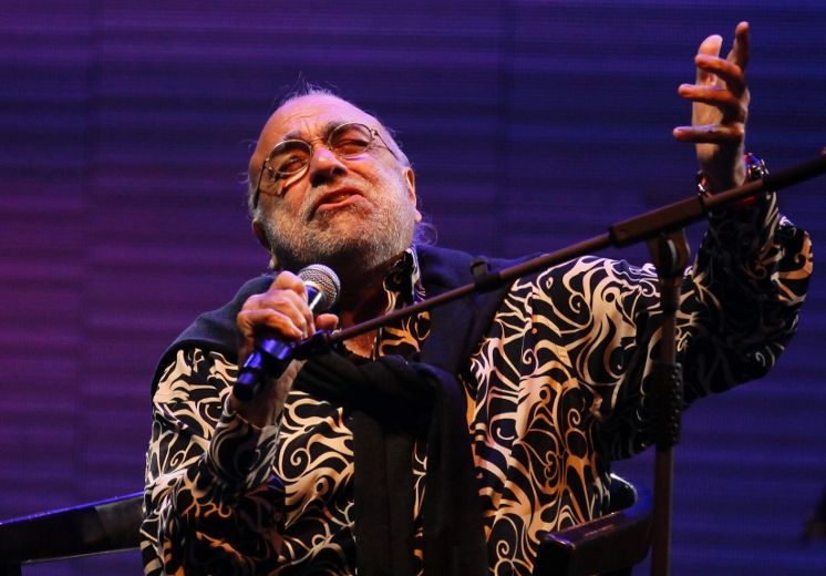 Greek singer Demis Roussos dead at 68 | Toronto Sun