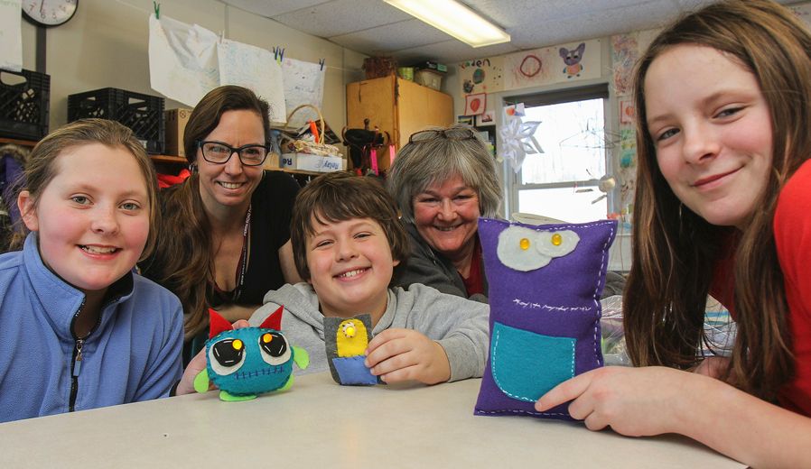 Perth Road Public School students take part in E-textile Sewing Project ...