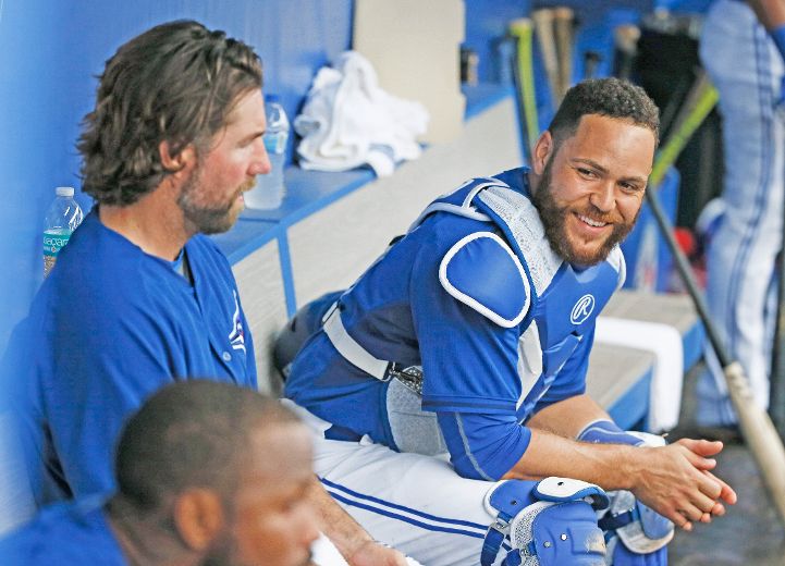 Dickey gives Martin an 'A' in first true knuckleball test | Toronto Sun