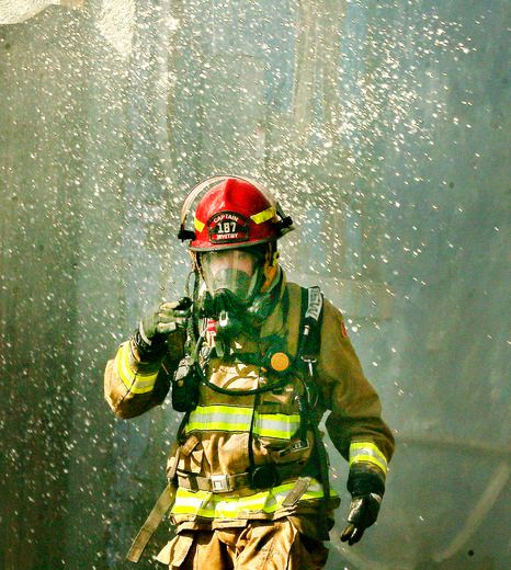 Firefighters battle blaze in downtown Whitby | Toronto Sun