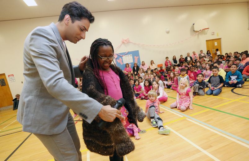 Gay Sweater inspires students at Ottawa's Gowling school | Ottawa Sun