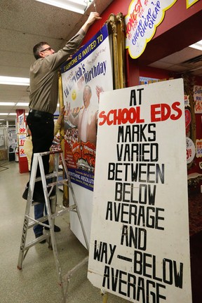 Honest Ed's sells more of the their famous signs | Toronto Sun