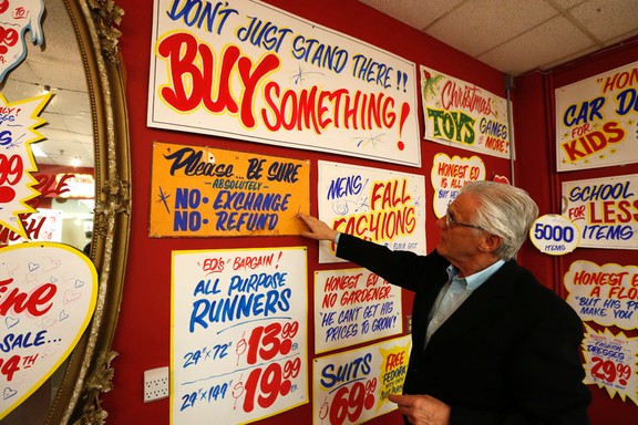 Honest Ed's sells more of the their famous signs | Toronto Sun
