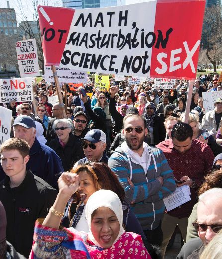 Rally against sex-ed curriculum about the kids, not politics | Toronto Sun