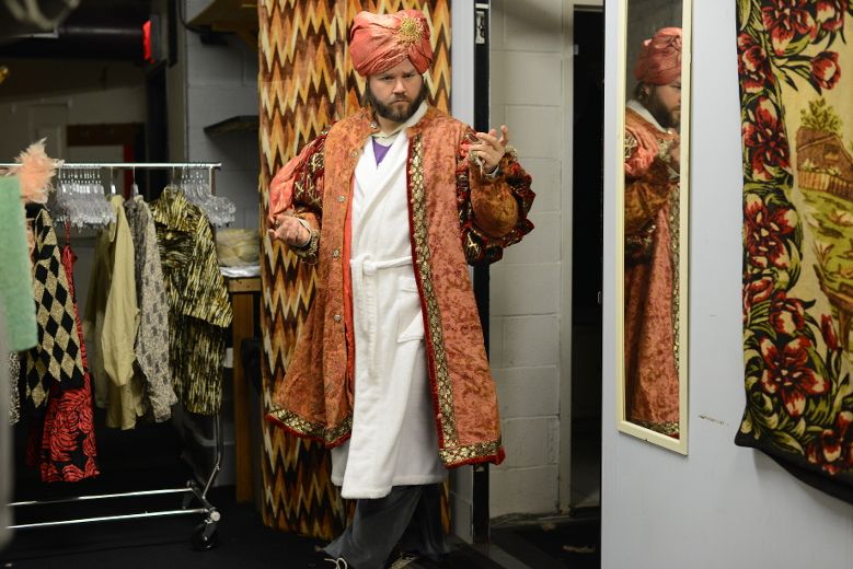 'Deadbeat's' Tyler Labine can relate to stoner character | Toronto Sun