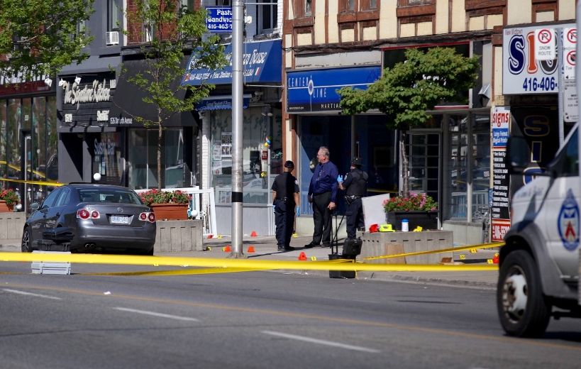 Man gunned down on Danforth | Toronto Sun