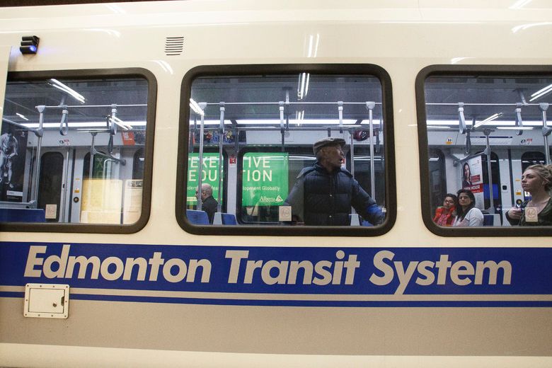 Edmonton to issue free transit passes to vulnerable youth | Edmonton Sun