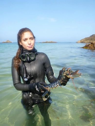 Canadian 'spearfishing huntress' fights stereotypes with social media ...